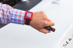 Connected Car Meets Wearable: Mercedes-Benz Partners with Pebble ...